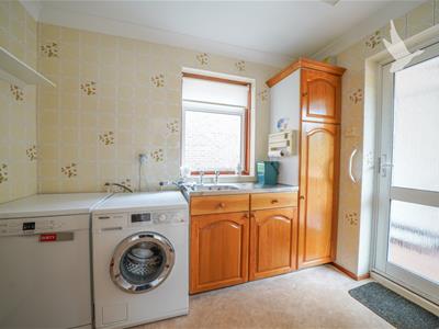 Earlsmead, Witham Guide price £585,000